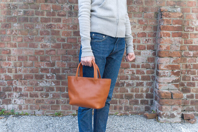 レザーミニトートバッグ lmtt2-S [ネイビー] | iichi 日々の暮らしを心地よくするハンドメイドやアンティークのマーケットプレイス