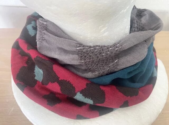 レッドグリーンモンスターターバン兼用&ハロウィンハンドメイドネックウォーマー | iichi 日々の暮らしを心地よくするハンドメイドやアンティークのマーケットプレイス