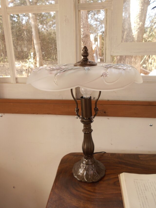 レトロランプ 09-01 | iichi 日々の暮らしを心地よくするハンドメイドやアンティークのマーケットプレイス