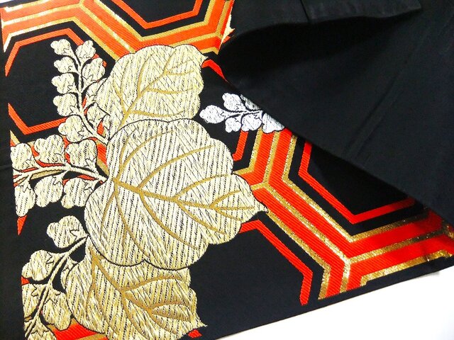 16)2207】79cm/桐文様/テーブルセンター・敷物/和風・帯リメイク/日本のお土産 | iichi 日々の暮らしを心地よくするハンドメイドやアンティークのマーケットプレイス