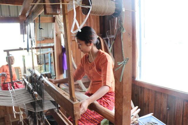 100%蓮ストール | iichi 日々の暮らしを心地よくするハンドメイドやアンティークのマーケットプレイス