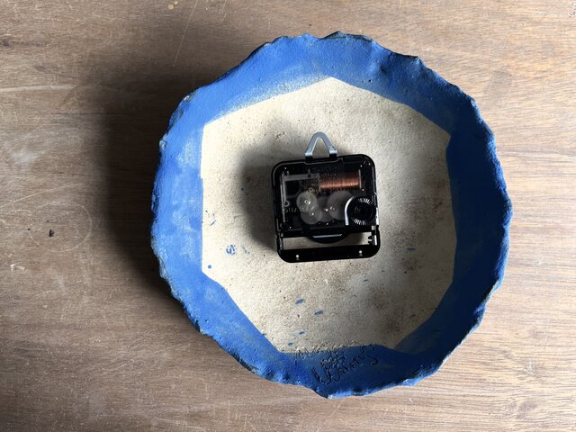 青POP象嵌 17cm丸掛け時計 | iichi 日々の暮らしを心地よくするハンドメイドやアンティークのマーケットプレイス