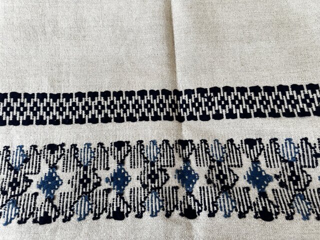 1900年代の手織りテーブルランナー | iichi 日々の暮らしを心地よくするハンドメイドやアンティークのマーケットプレイス