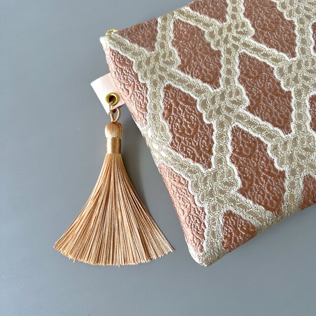 【受注制作】モロッカン生地のタッセル付きポーチ♦カドー♦ | iichi 日々の暮らしを心地よくするハンドメイドやアンティークのマーケットプレイス