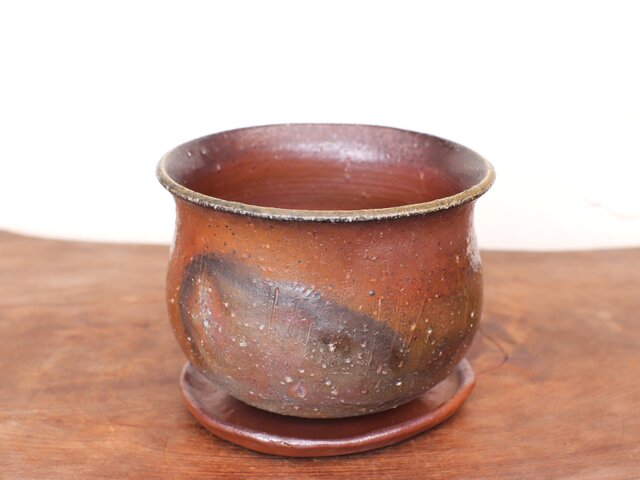 備前焼 植木鉢・サンギリ【受皿付き】 u-074 | iichi 日々の暮らしを心地よくするハンドメイドやアンティークのマーケットプレイス
