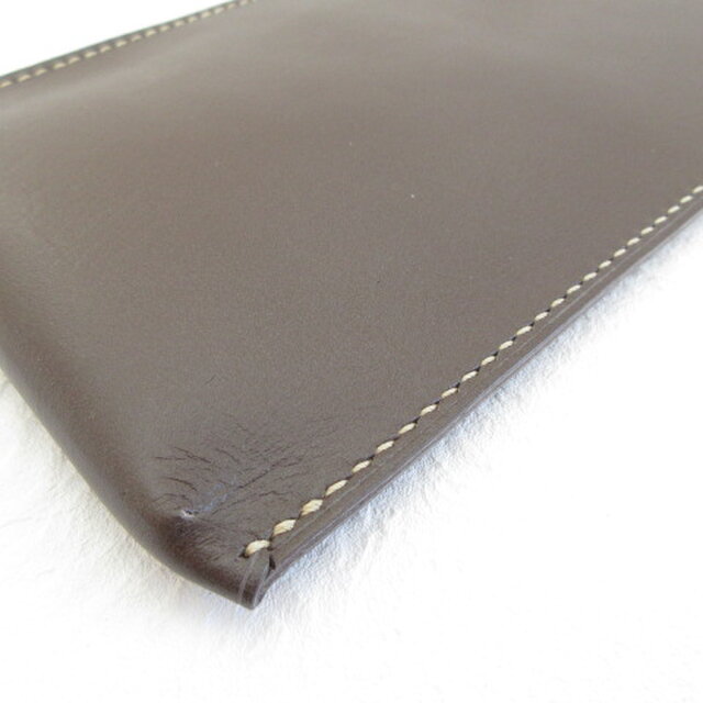 《牛革》スマートにスマホを持ち歩こう♪シンプル・スマホショルダー・ポーチ・フラットタイプ・071 | iichi 日々の暮らしを心地よくするハンドメイドやアンティークのマーケットプレイス