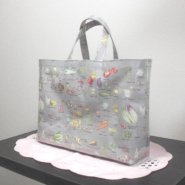 BagビニールA4／今日の気分はイタリア～ン（グレー） | iichi 日々の暮らしを心地よくするハンドメイドやアンティークのマーケットプレイス