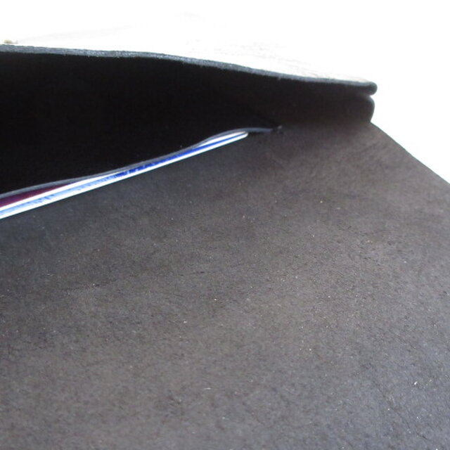 B7対応パスポートケース《ゴートスキン》カードポケット付き・ブラック・0171 | iichi 日々の暮らしを心地よくするハンドメイドやアンティークのマーケットプレイス