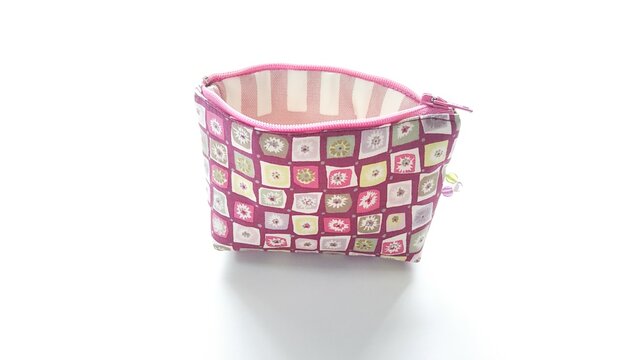 豆ポーチ リバティ Joshua ワイン | iichi 日々の暮らしを心地よくするハンドメイドやアンティークのマーケットプレイス