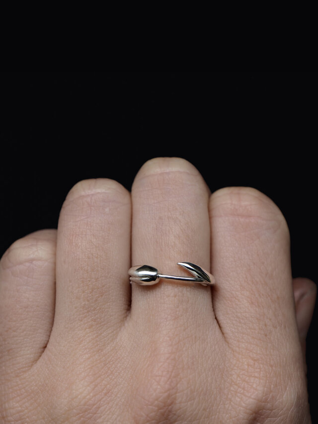 tulip ring (silver) | iichi 日々の暮らしを心地よくするハンドメイドやアンティークのマーケットプレイス