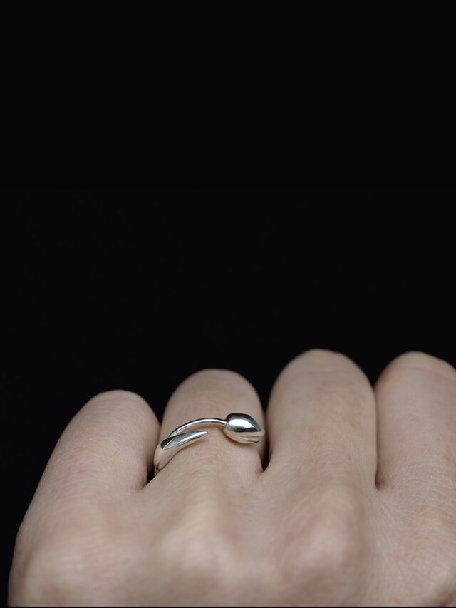 tulip ring (silver) | iichi 日々の暮らしを心地よくするハンドメイドやアンティークのマーケットプレイス