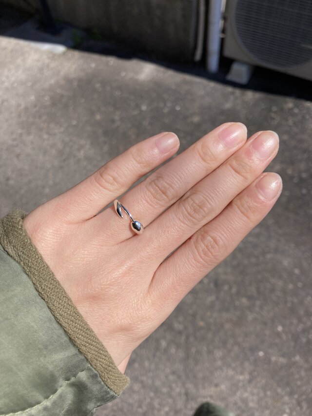 tulip ring (silver) | iichi 日々の暮らしを心地よくするハンドメイドやアンティークのマーケットプレイス