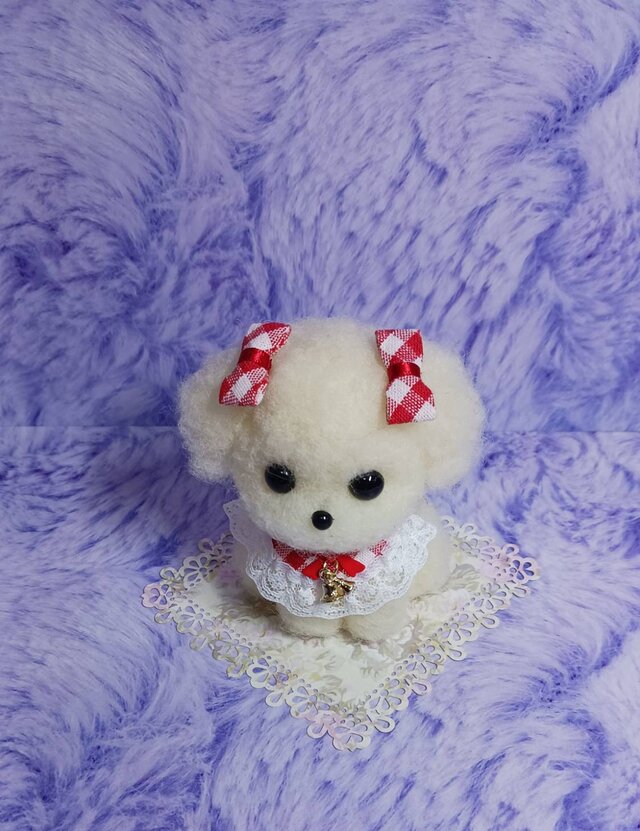 チェックのリボン前掛けの似合うマルチーズ 下敷き付き羊毛 | iichi 日々の暮らしを心地よくするハンドメイドやアンティークのマーケットプレイス