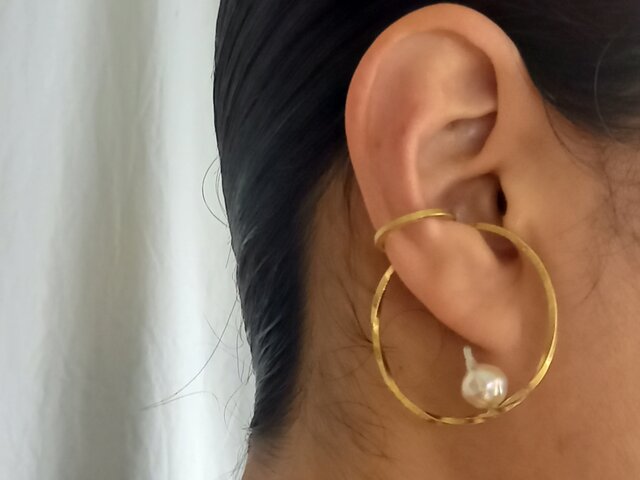 Utoka ☆ 真鍮 フープ イヤーカフ | iichi 日々の暮らしを心地よくするハンドメイドやアンティークのマーケットプレイス