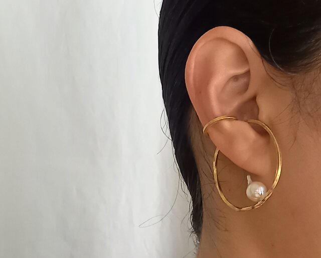 Utoka ☆ 真鍮 フープ イヤーカフ | iichi 日々の暮らしを心地よくするハンドメイドやアンティークのマーケットプレイス