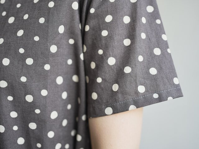前あき半袖Aワンピース・ ドットグレー No.340 | iichi 日々の暮らしを心地よくするハンドメイドやアンティークのマーケットプレイス