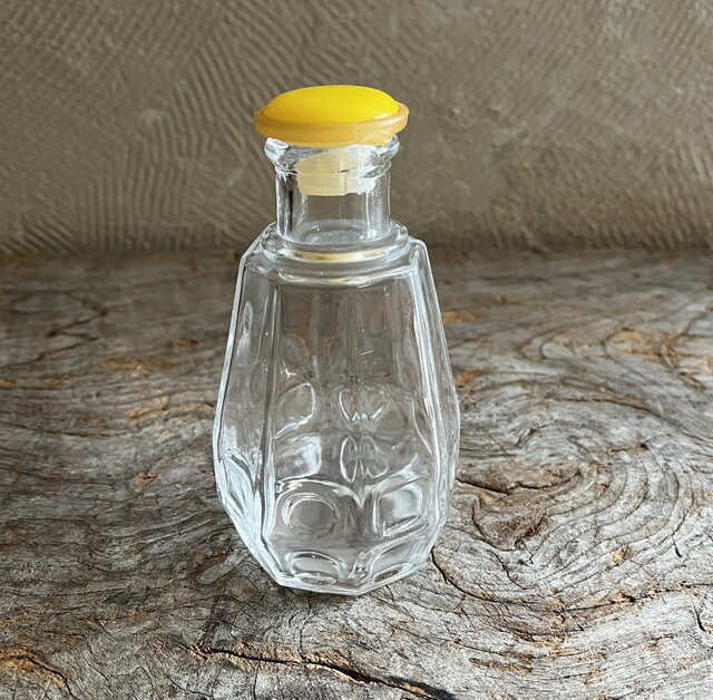 昭和レトロ 醬油入れ 調味料入れ yk265 | iichi 日々の暮らしを心地よくするハンドメイドやアンティークのマーケットプレイス