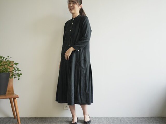 ピンタックワンピース ︎コットンリネン黒 No.335 | iichi 日々の暮らしを心地よくするハンドメイドやアンティークのマーケットプレイス