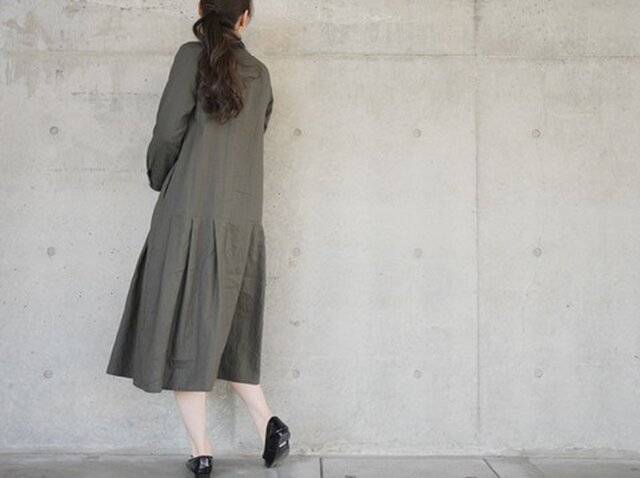 ピンタックワンピース ︎コットンリネンカーキ No.335 | iichi 日々の暮らしを心地よくするハンドメイドやアンティークのマーケットプレイス