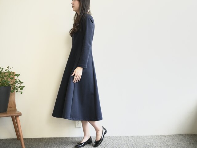 プリンセスラインのカットソーワンピ・ネイビー (SML長短) No.337 | iichi 日々の暮らしを心地よくするハンドメイドやアンティークのマーケットプレイス