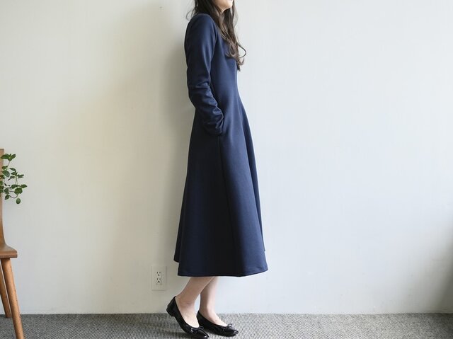 プリンセスラインのカットソーワンピ・ネイビー (SML長短) No.337 | iichi 日々の暮らしを心地よくするハンドメイドやアンティークのマーケットプレイス