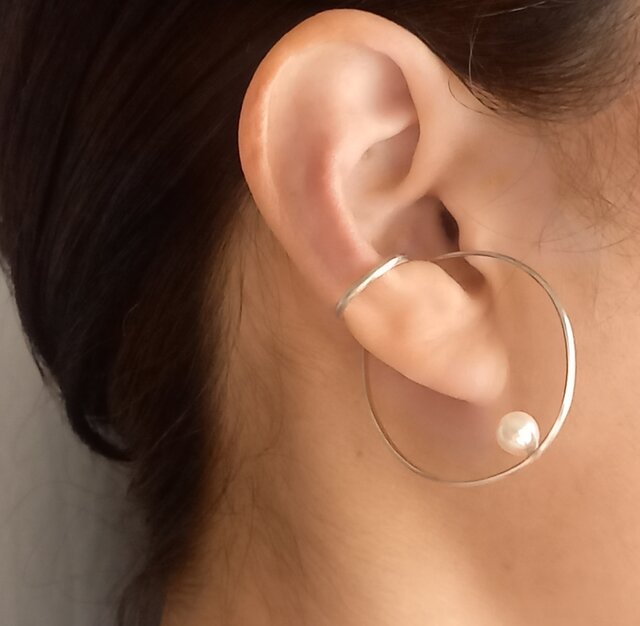 Utoka ☆ silver フープ イヤーカフ | iichi 日々の暮らしを心地よくするハンドメイドやアンティークのマーケットプレイス