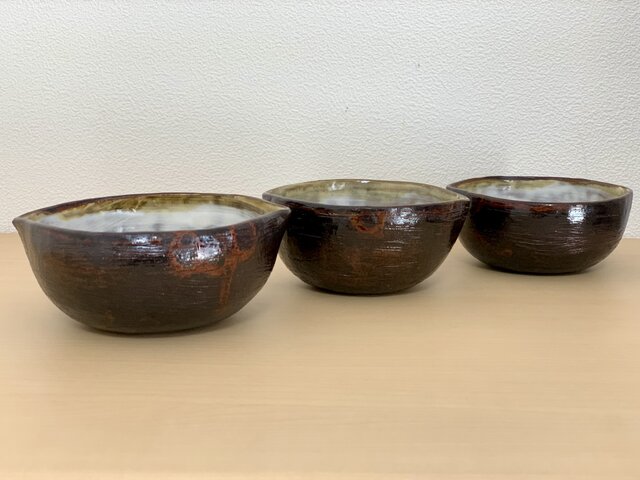 木の実小鉢② | iichi 日々の暮らしを心地よくするハンドメイドやアンティークのマーケットプレイス