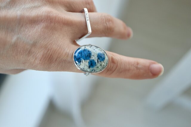 [不思議の国の玉子 K2 azurite]ring | iichi 日々の暮らしを心地よくするハンドメイドやアンティークのマーケットプレイス