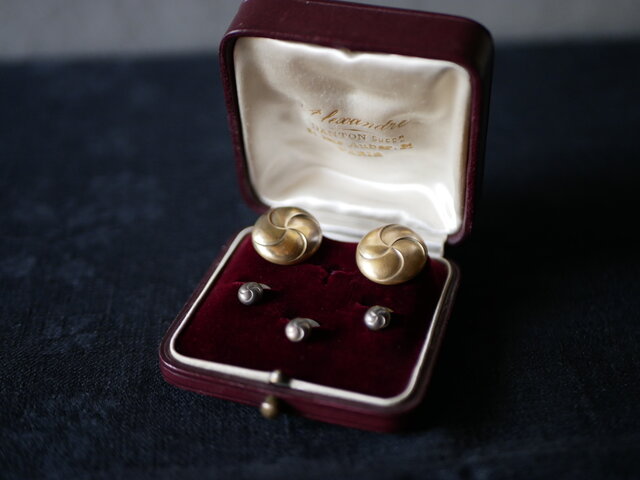 パリのカフスボタン PARIS オリジナルケース フランスアンティーク アンティークのある暮らし | iichi 日々の暮らしを心地よくするハンドメイドやアンティークのマーケットプレイス