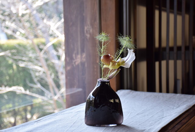 konoha花瓶すぼみくち～黒×ピンク～ | iichi 日々の暮らしを心地よくするハンドメイドやアンティークのマーケットプレイス
