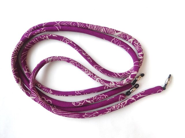 ＊現品限り＊ 古布 眼鏡ストラップ no104 | iichi 日々の暮らしを心地よくするハンドメイドやアンティークのマーケットプレイス