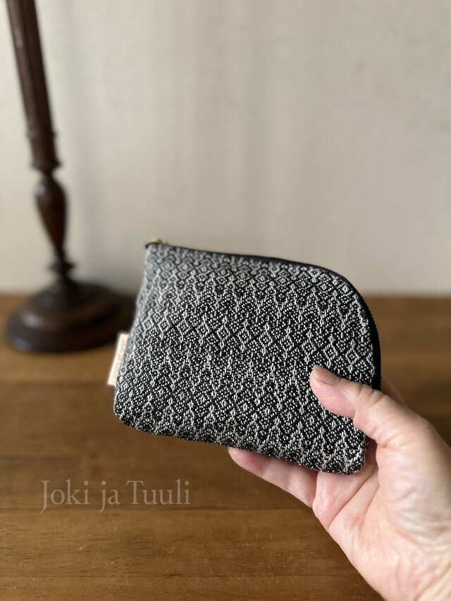 pouch[手織りLファスナーポーチ]ブラック | iichi 日々の暮らしを心地よくするハンドメイドやアンティークのマーケットプレイス