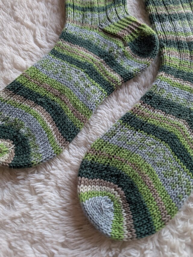 No.1532手編み靴下 | iichi 日々の暮らしを心地よくするハンドメイドやアンティークのマーケットプレイス