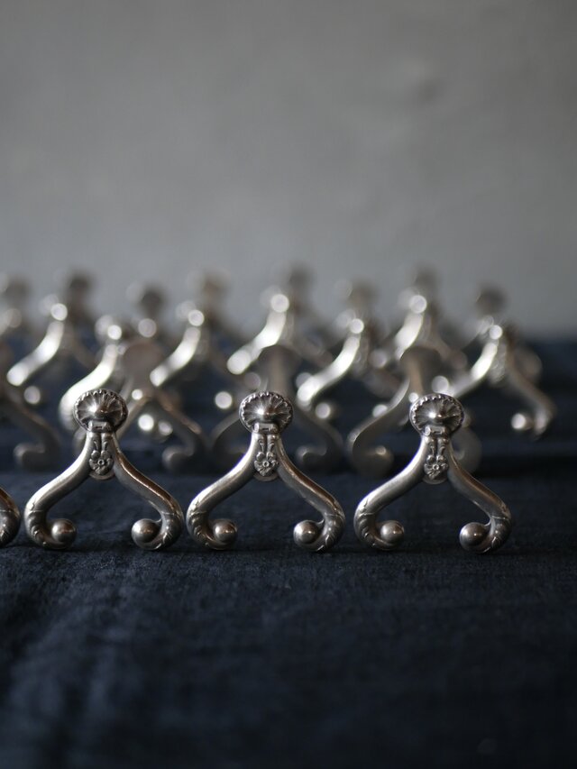 カトラリーレスト シルバープレート フランスアンティーク ブロカントのある暮らし | iichi 日々の暮らしを心地よくするハンドメイドやアンティークのマーケットプレイス