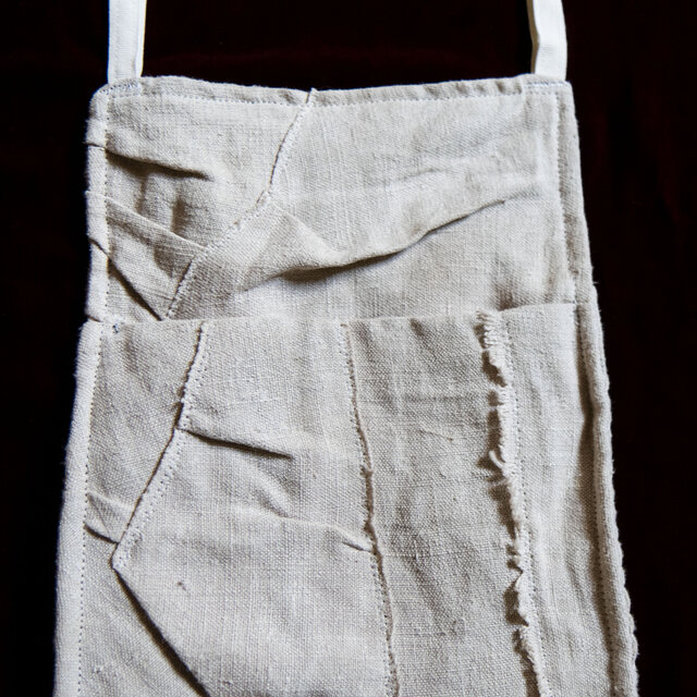 オフホワイト、アンティークリネン、ギャザーパッチ、ミニショルダーバッグ、サンプル商品 | iichi 日々の暮らしを心地よくするハンドメイドやアンティークのマーケットプレイス