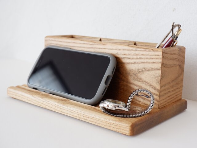 キハダのデスクオーガナイザー | iichi 日々の暮らしを心地よくするハンドメイドやアンティークのマーケットプレイス