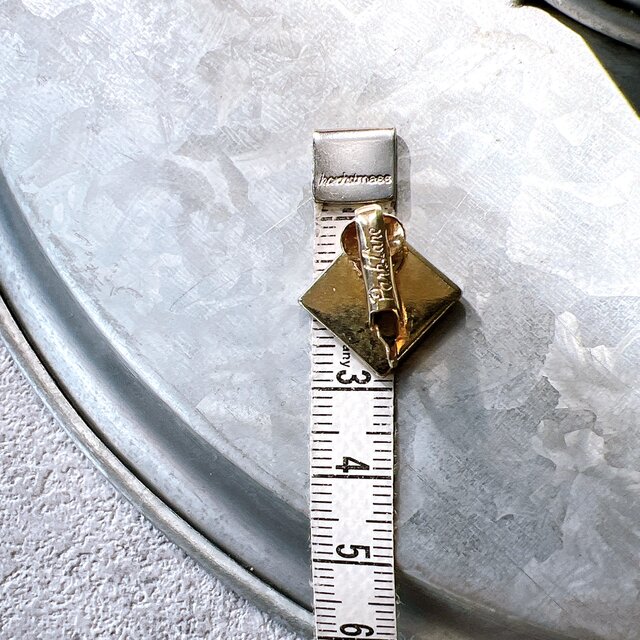 YP2-【 PARKLANE 】パークレーン・ヴィンテージイヤリング 1960s Gold Tone Square Plate | iichi 日々の暮らしを心地よくするハンドメイドや ...