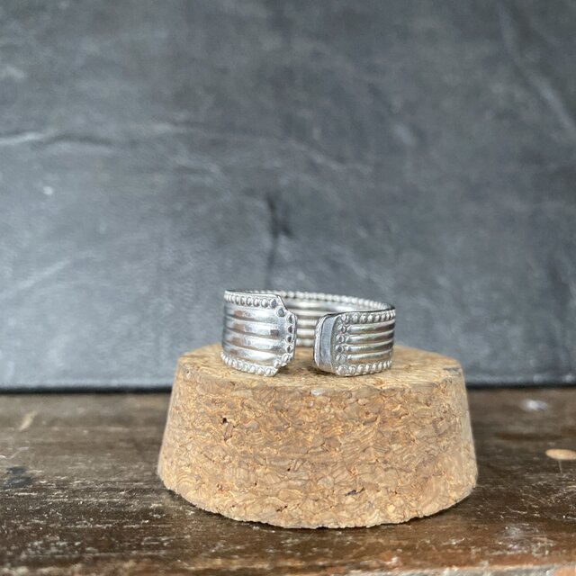 ハンドメイドリングno.134 シルバーアクセサリー スプーンリング 手作り指輪 | iichi 日々の暮らしを心地よくするハンドメイドや ...