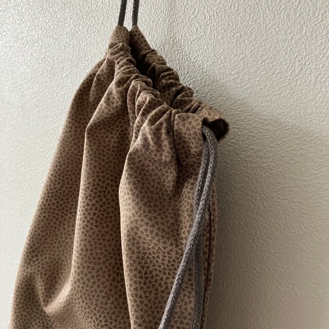 北欧模様の巾着袋。(ba-tt-067) | iichi 日々の暮らしを心地よくするハンドメイドやアンティークのマーケットプレイス