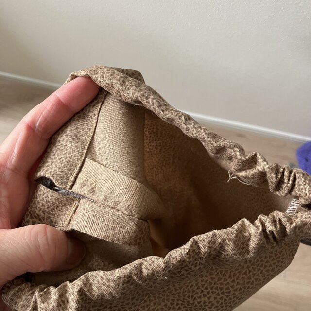 北欧模様の巾着袋。(ba-tt-067) | iichi 日々の暮らしを心地よくするハンドメイドやアンティークのマーケットプレイス