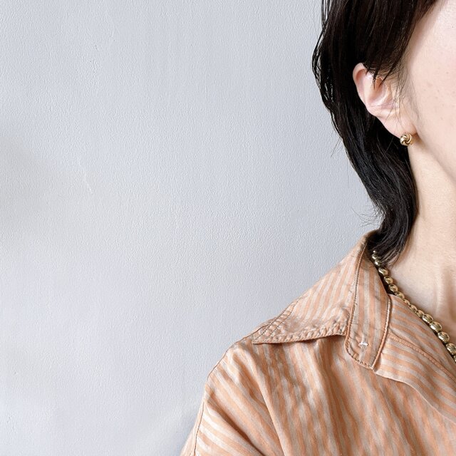 P641-ヴィンテージピアス U.S.A. 1980s Gold Tone Knot | iichi 日々の暮らしを心地よくするハンドメイドや ...