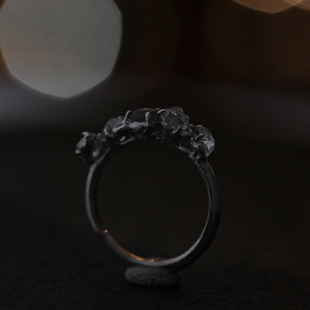 Wild Crystal & Labradorite Ring2 | iichi 日々の暮らしを心地よくするハンドメイドやアンティークのマーケットプレイス