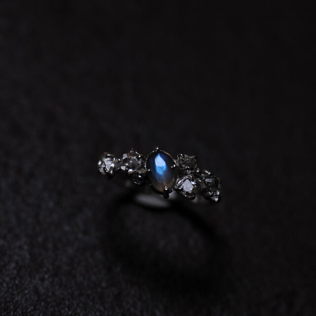 Wild Crystal & Labradorite Ring2 | iichi 日々の暮らしを心地よくするハンドメイドやアンティークのマーケットプレイス