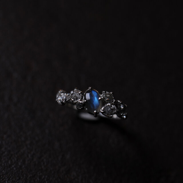 Wild Crystal & Labradorite Ring2 | iichi 日々の暮らしを心地よくするハンドメイドやアンティークのマーケットプレイス