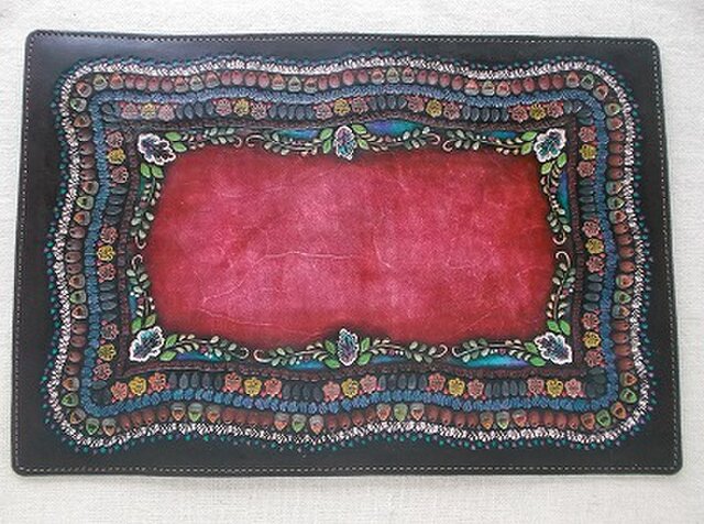 単行本サイズブックカバー 牛革 刻印＆拭き染め | iichi 日々の暮らしを心地よくするハンドメイドやアンティークのマーケットプレイス