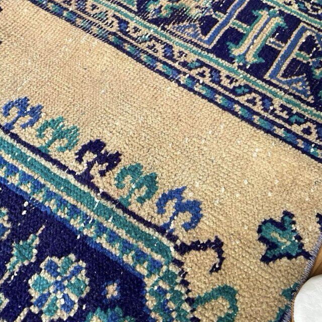 51.5×132くすみイエローベージュ ロングボタニカル トルコヴィンテージラグ | iichi 日々の暮らしを心地よくするハンドメイドやアンティークのマーケットプレイス