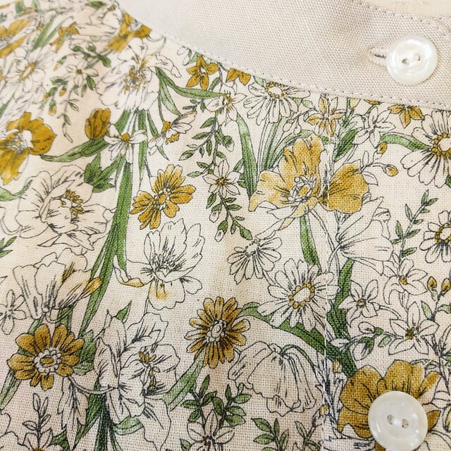 スタンドカラーブラウス Dainty flowers (七分袖)M~Lサイズ | iichi 日々の暮らしを心地よくするハンドメイドやアンティークのマーケットプレイス