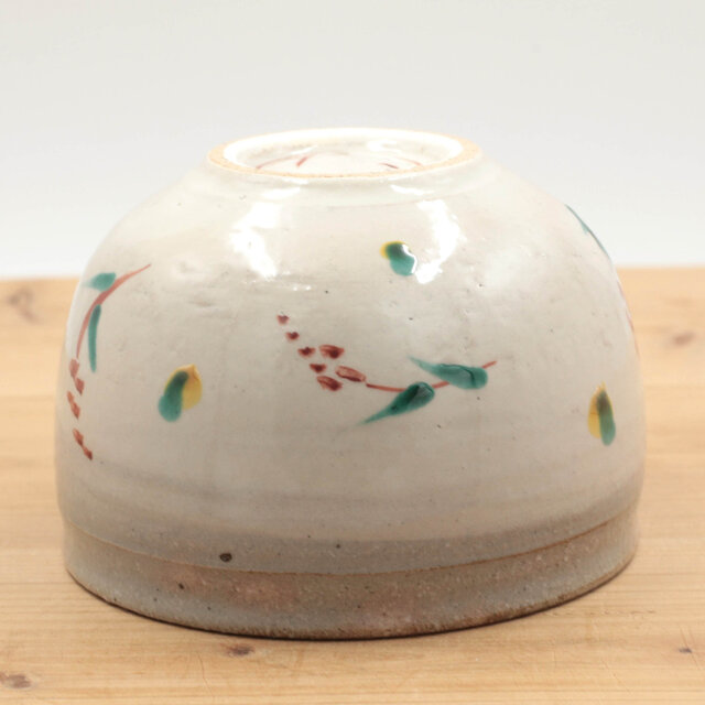 赤絵小花散しの小碗③ | iichi 日々の暮らしを心地よくするハンドメイドやアンティークのマーケットプレイス