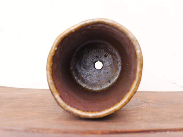 備前焼 植木鉢・サンギリ【受皿付き】 u-080 | iichi 日々の暮らしを心地よくするハンドメイドやアンティークのマーケットプレイス