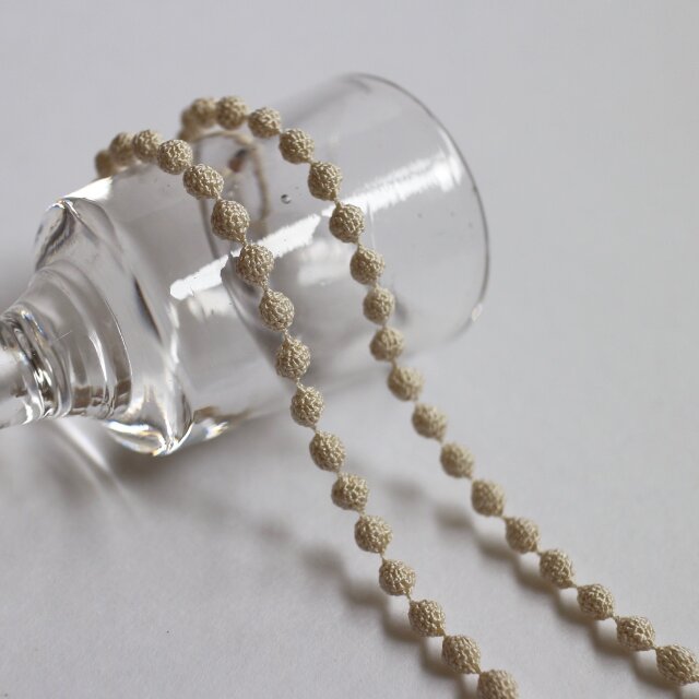 【ball nacklace】シルク SS 40cm（OW） | iichi 日々の暮らしを心地よくするハンドメイドやアンティークのマーケットプレイス